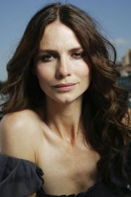 Saffron Burrows Movie Trailers List | Movie-List.com